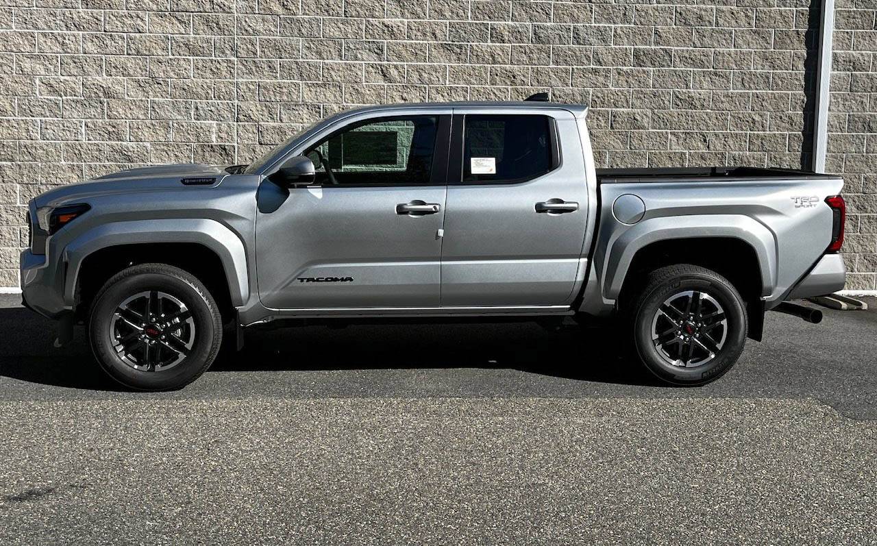Cutting Edge TRD Off-Road (Non-Premium) 2025 4Runner first look ...