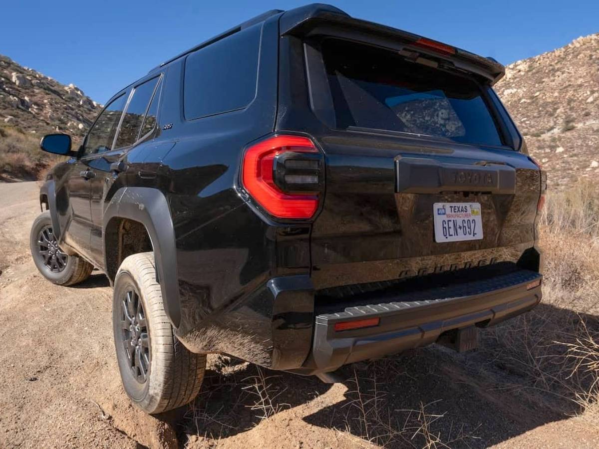 Black Trailhunter 4Runner 2025 6th gen pics | 2025 4Runner Forum (6th ...
