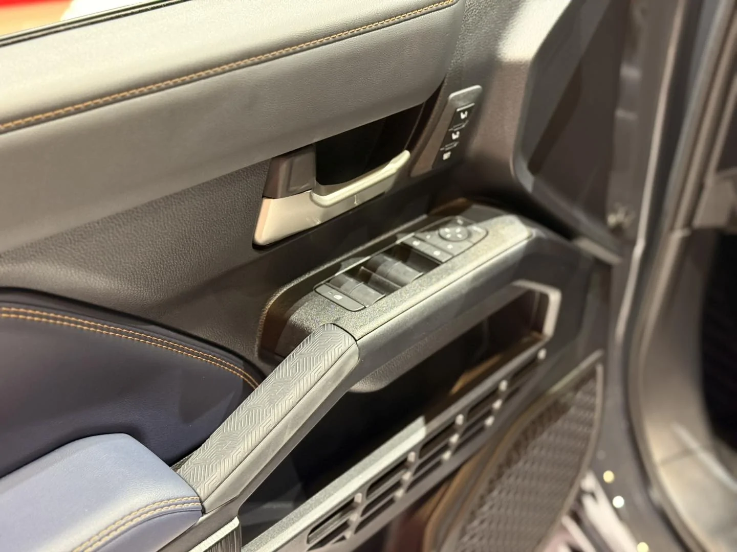 Platinum sighting: Underground / Dark Navy Platinum 2025 4Runner at ...