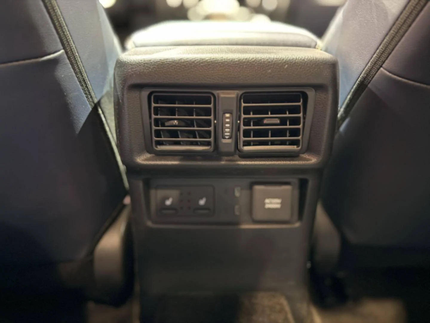 Platinum sighting: Underground / Dark Navy Platinum 2025 4Runner at ...