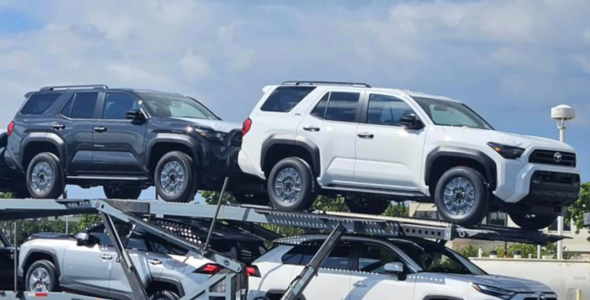 More port arrivals! Everest TRD Off-Road + SR5 in Underground and Ice ...
