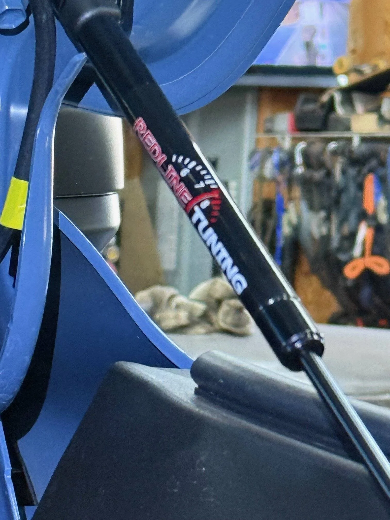 Installed Redline Hood Struts QuikLIFT kit | 2025 4Runner Forum (6th ...