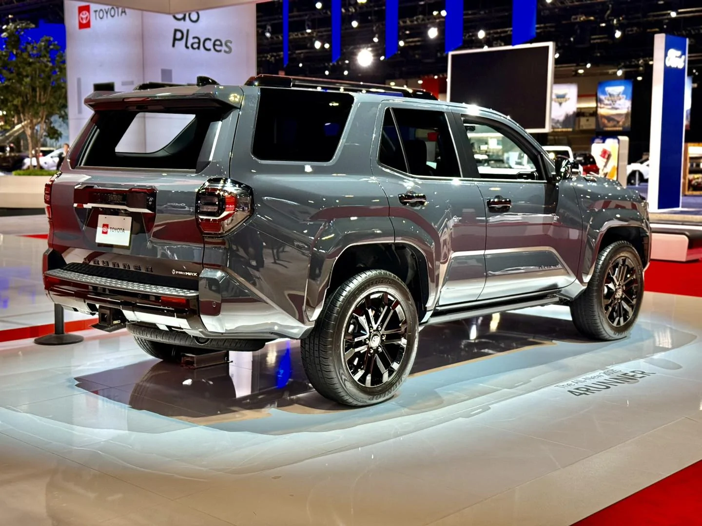 Platinum sighting: Underground / Dark Navy Platinum 2025 4Runner at ...
