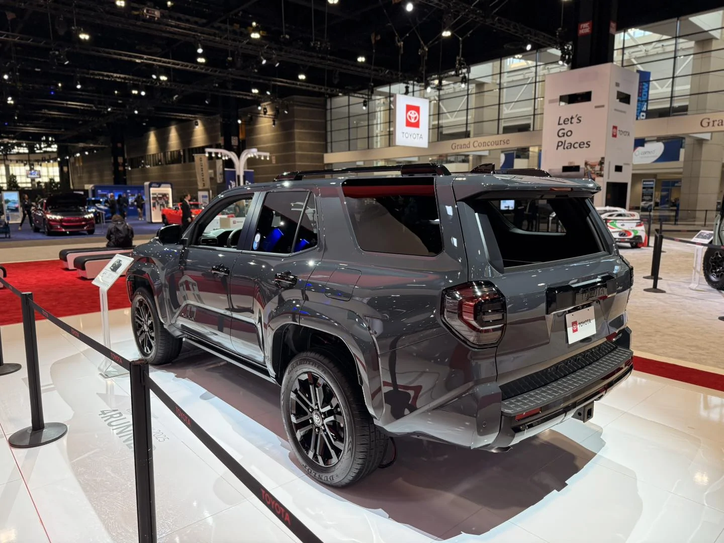 Platinum sighting: Underground / Dark Navy Platinum 2025 4Runner at ...