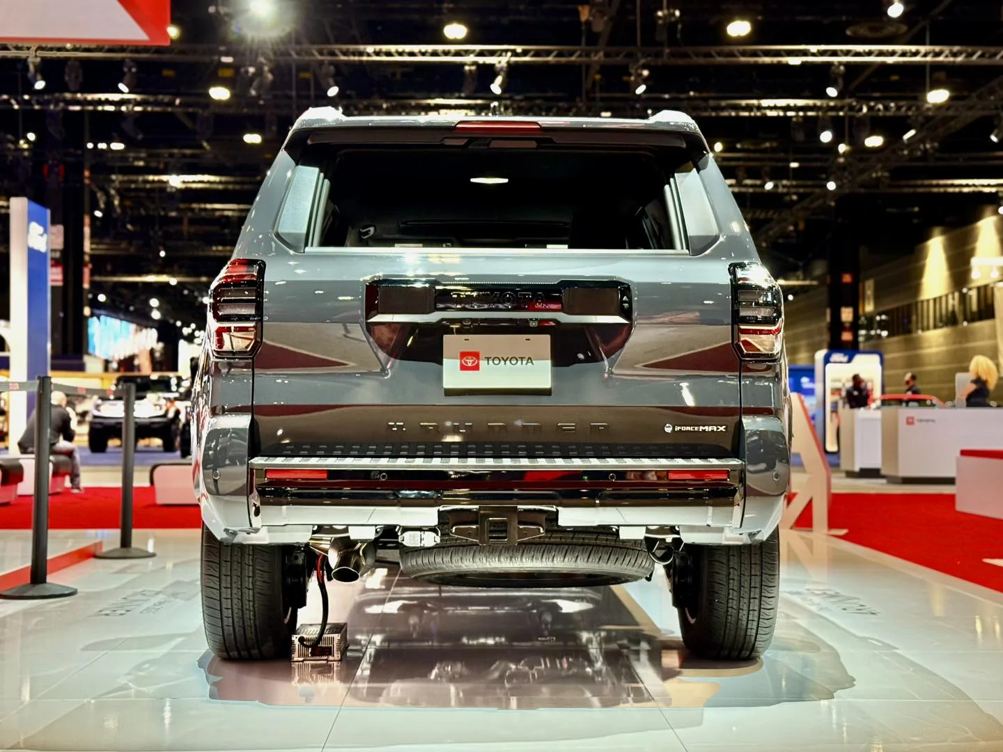 Platinum sighting: Underground / Dark Navy Platinum 2025 4Runner at ...