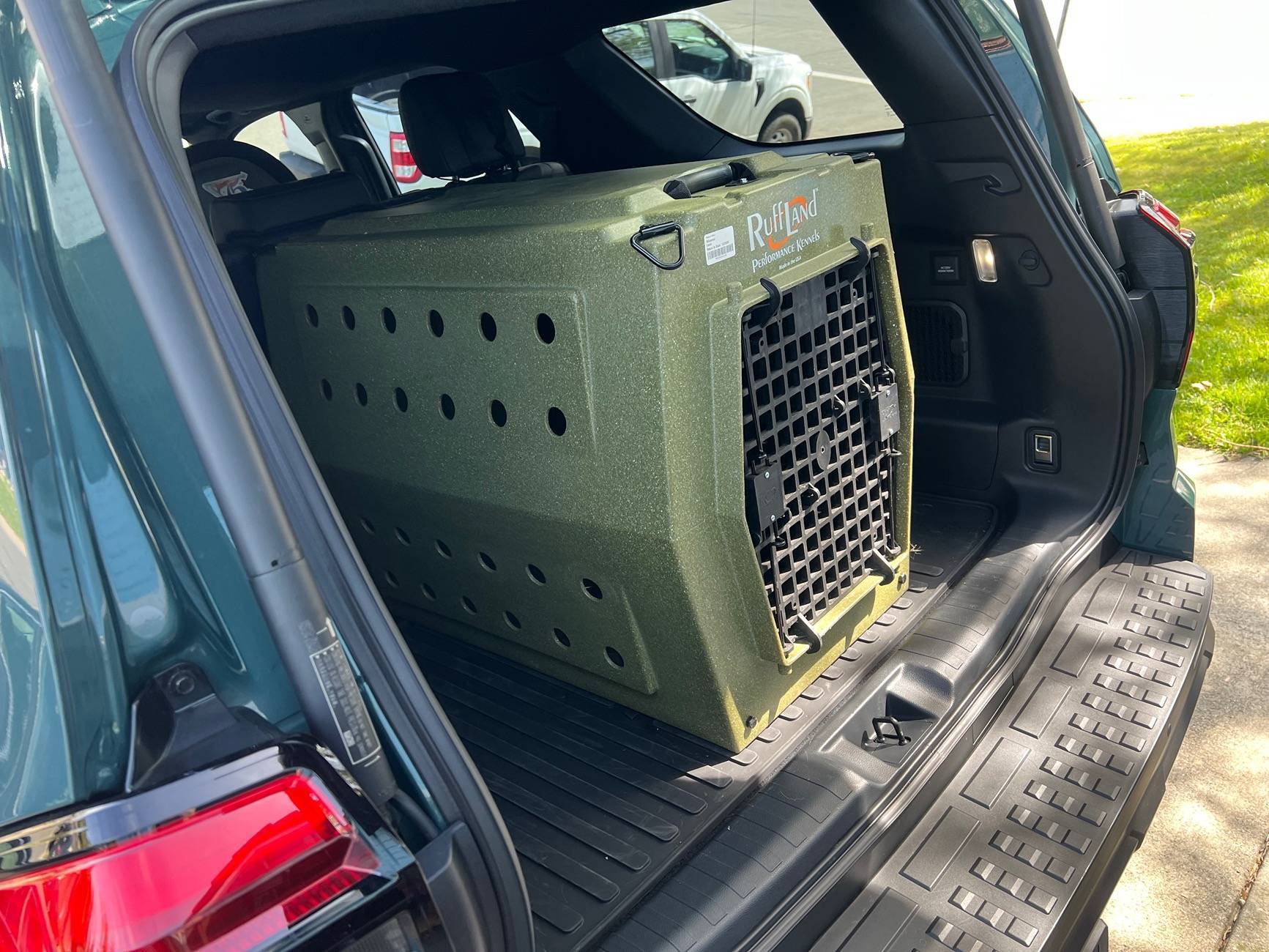 Ruffland Large Kennel (for dogs / pets) fits in cargo area | 2025 ...