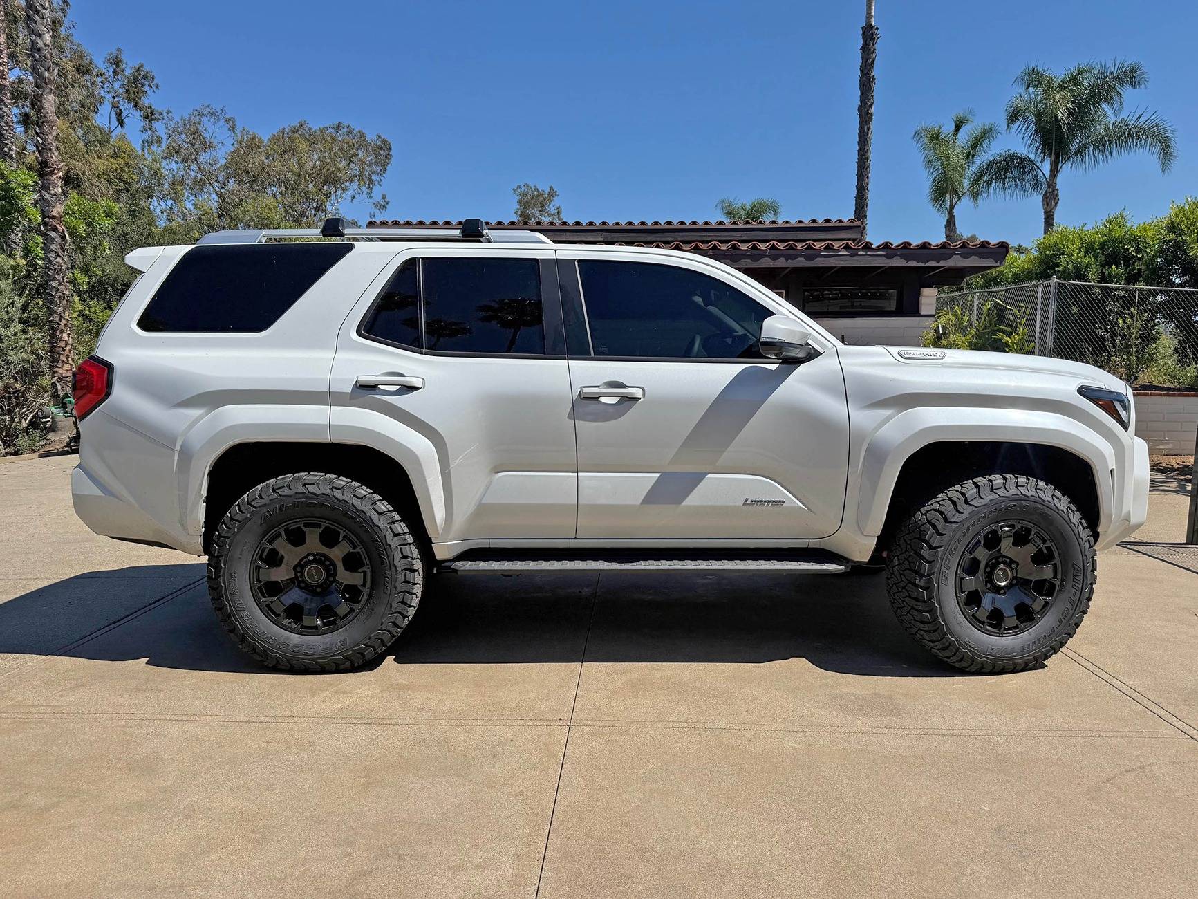 Black Trailhunter Wheels + 295 BFG KO3 + Wescott lift on 2025 4runner ...