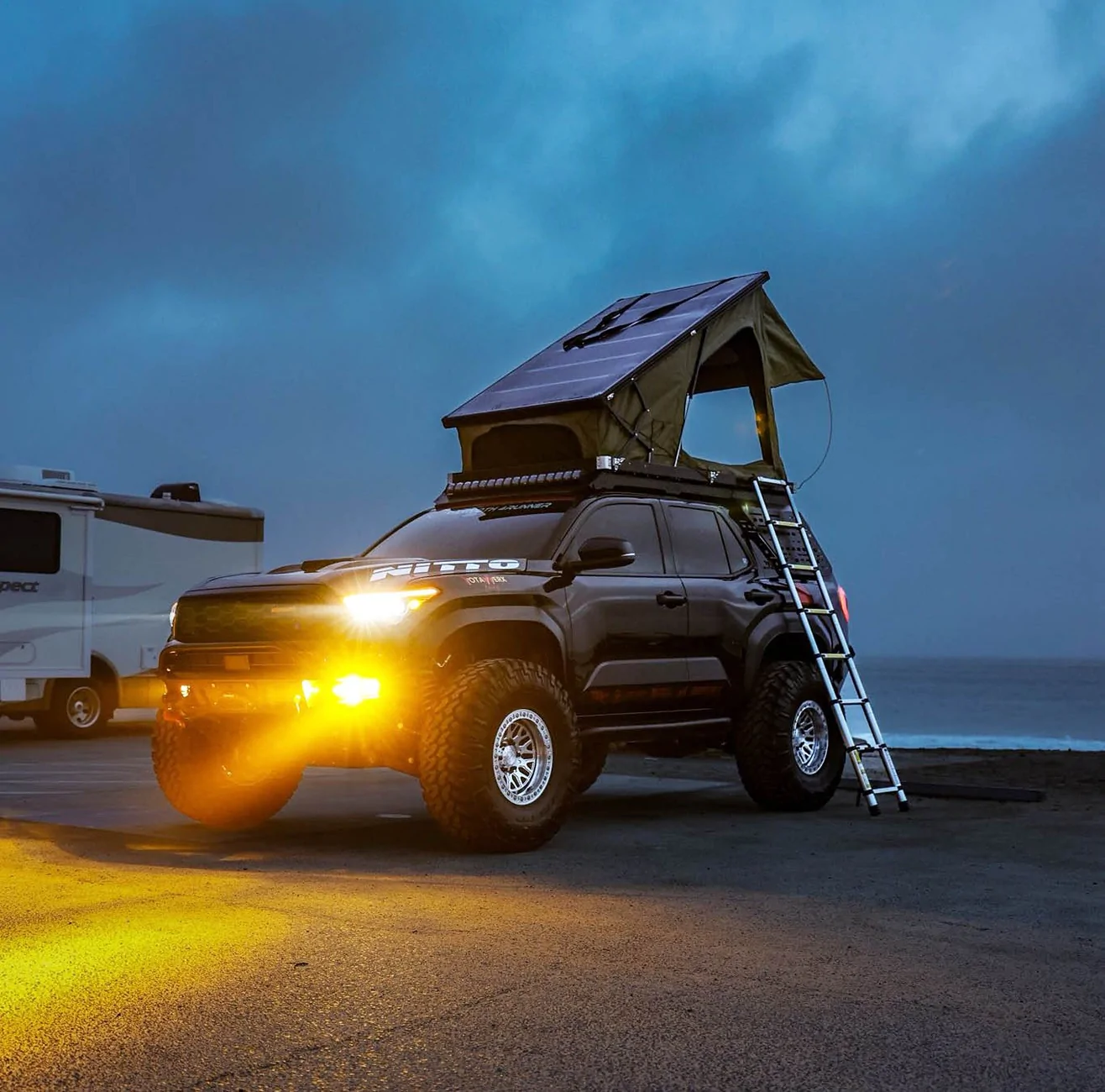 Inspired Overland Carbonlite-X Rooftop Tent RTT installed | 2025 ...