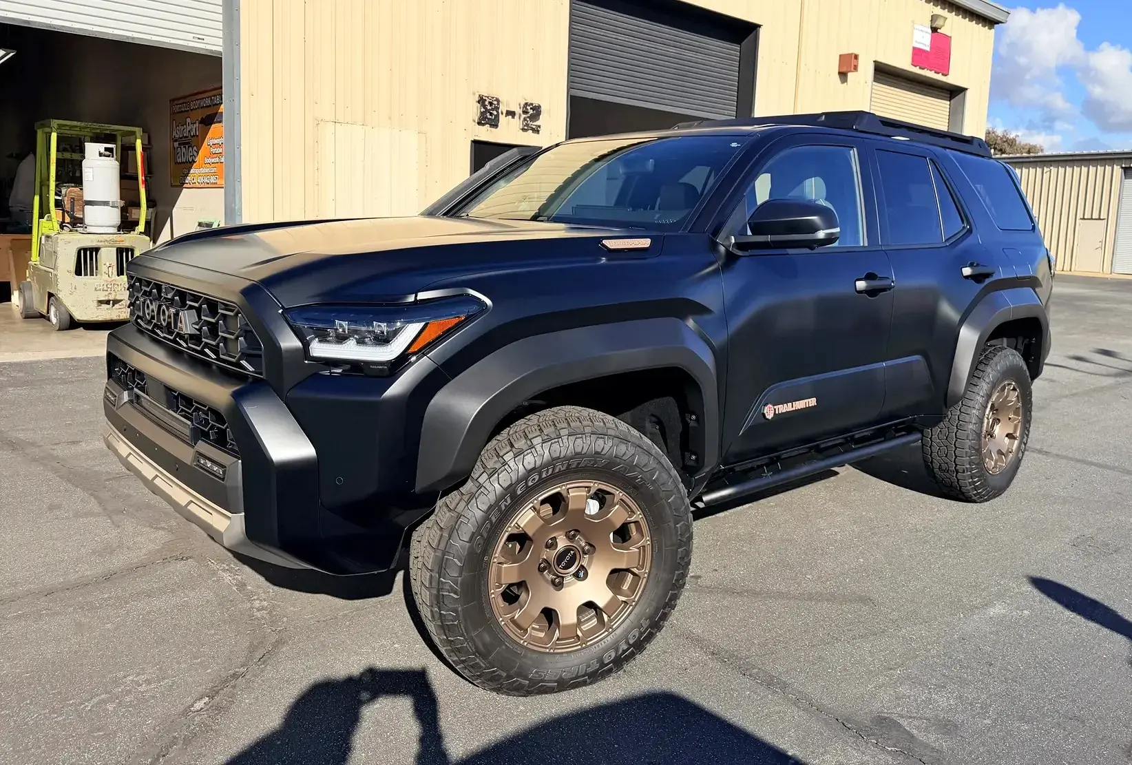 Stealthhunter: Black Trailhunter in XPEL Stealth PPF wrap | 2025 ...